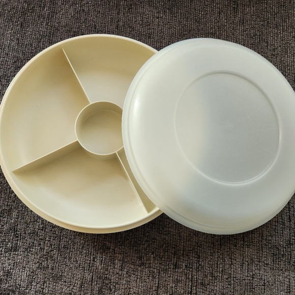 Tupperware | Kitchen | Vintage Tupperware 786 Divided Veggie Dip ...